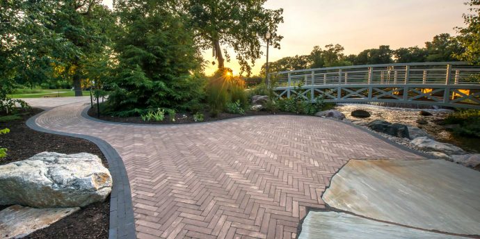 Curved Walkway Installation Brick Walkways | Design & Paver
