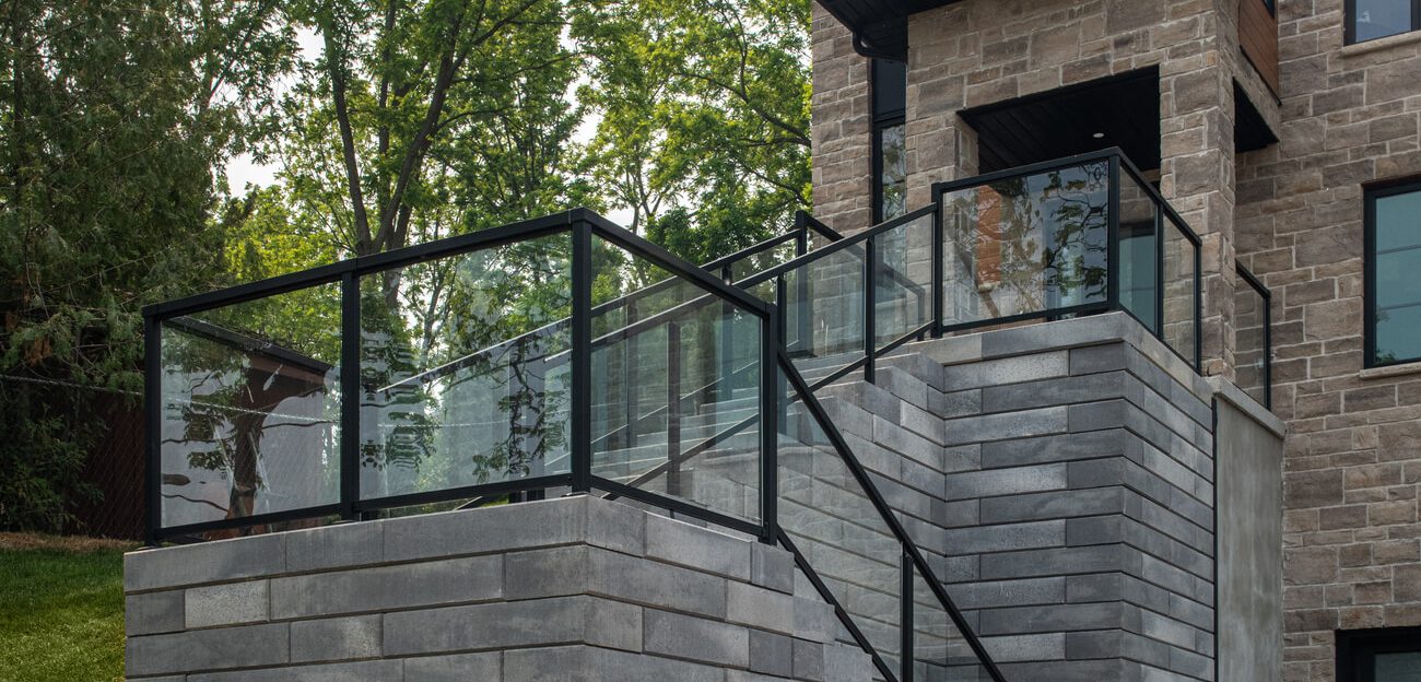 SIENASTONE® SMOOTH Walls and Verticals | Unilock Ontario