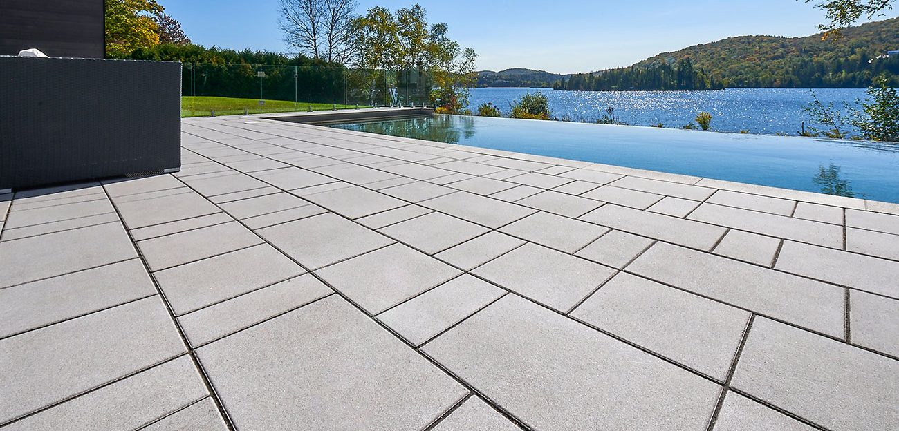 BEACON HILL™ SMOOTH Pavers | Unilock Boston